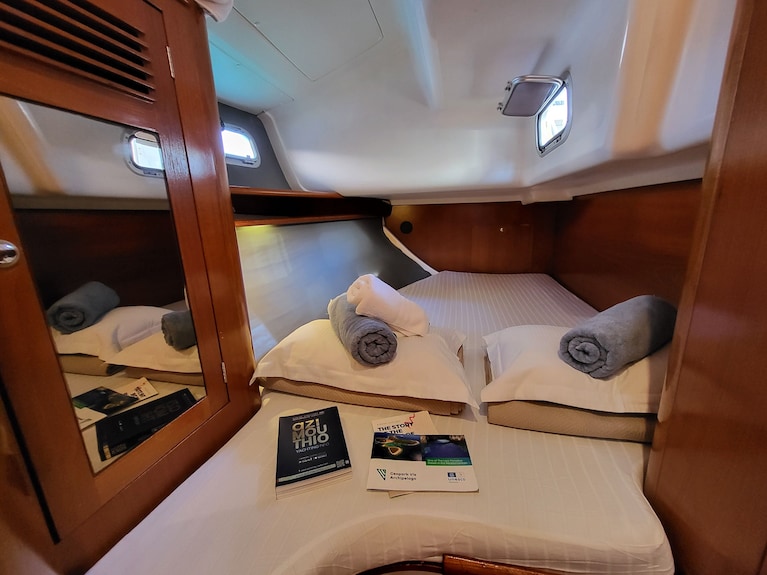 Sailing Boat / 3 Cabin + A/c, - Skipper Included In Price - Split