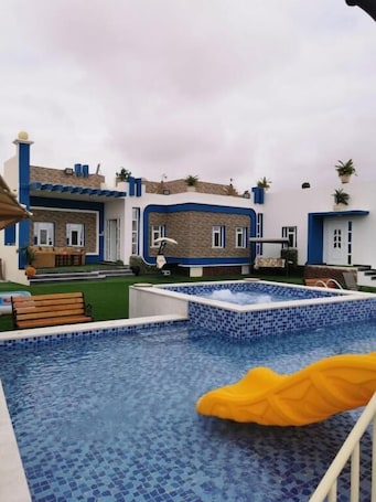 Playground externo. Red 12 Almasaraat