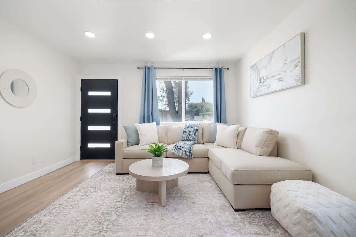 4 Miles To Beach Central And Newly Renovated - San Diego, CA