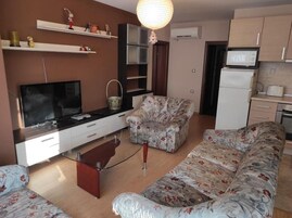 Apartamento, 1 quarto, varanda, vista para a montanha | Comodidade do quarto