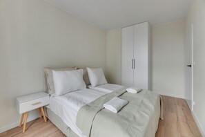 Apartamento Comfort, varanda, Vista para a cidade | 1 quarto, ferro/tábua de engomar, Wi-fi grátis 