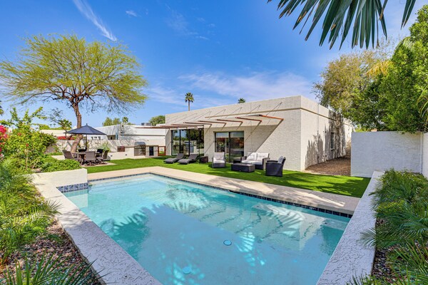 Outdoor Entertainment Space: Home In Scottsdale - Phoenix, AZ