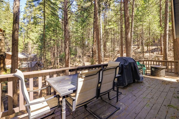 Hike, Ski & Sip: Arnold Cabin 4 Mi To State Park! - Murphys, CA