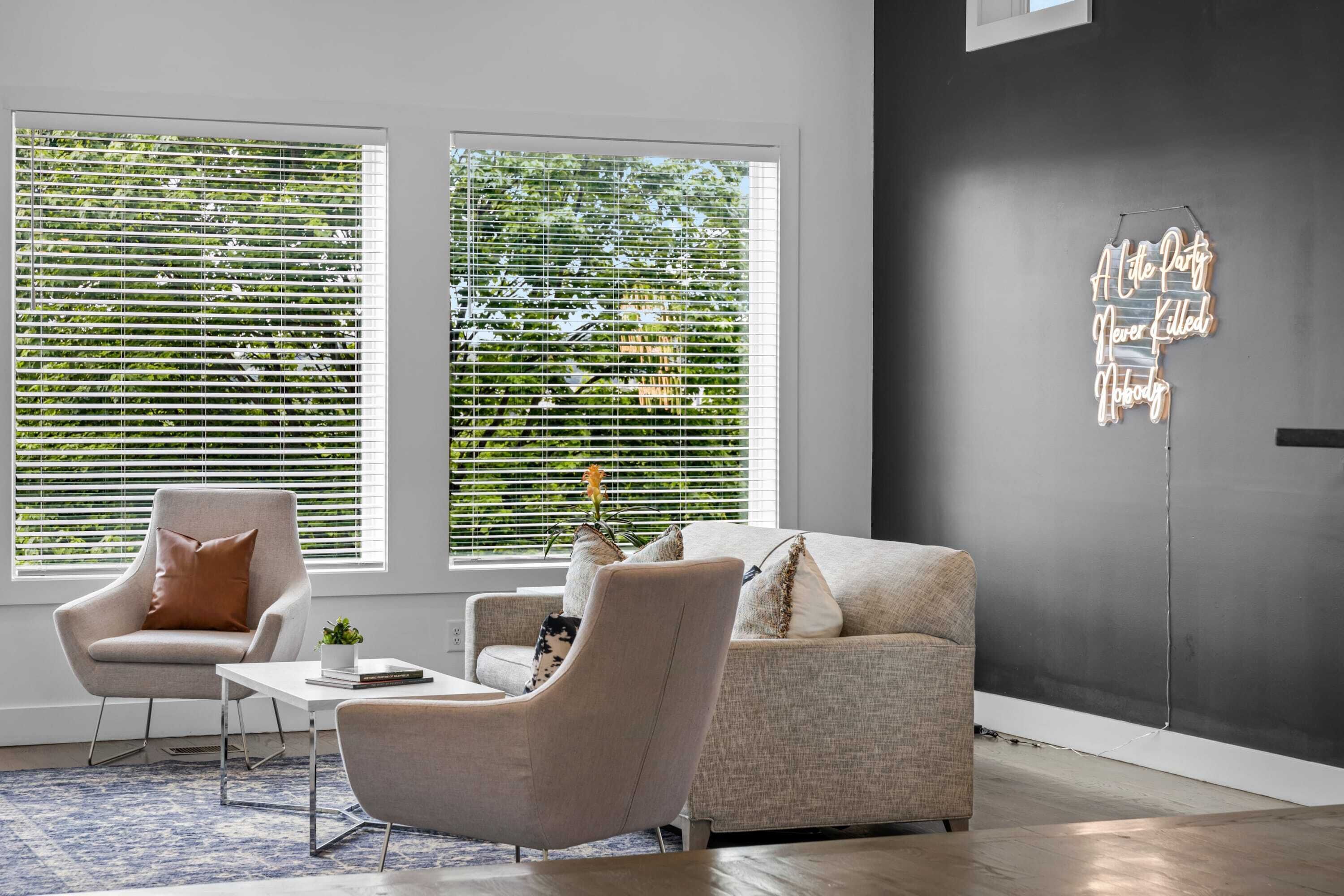 Huge Home In Music City -7 Beds, Balcony & Fire - ANU, Nashville