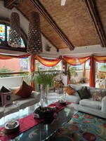 Smart TV 32 polegadas com canais digitais, Netflix