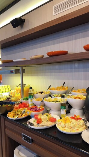 Pequeno-almoço tipo buffet diário incluído