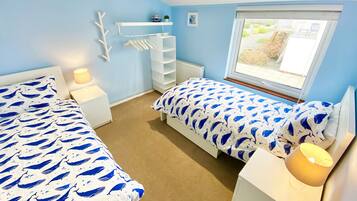 2 quartos, com decoração personalizada, com mobília individualizada