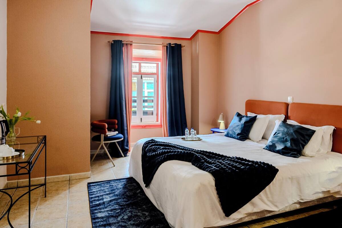 Wi-fi grátis, roupa de cama fornecida