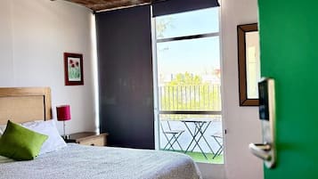 Quarto Duplo Superior, 1 quarto, vista para o parque | Secretária, secretária adequada para computadores portáteis