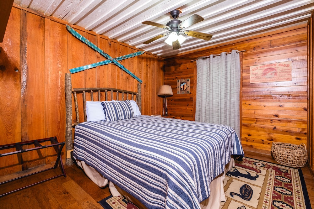 On River Time at Lobo #9! Cabin on Little Red River in Heber Springs ...