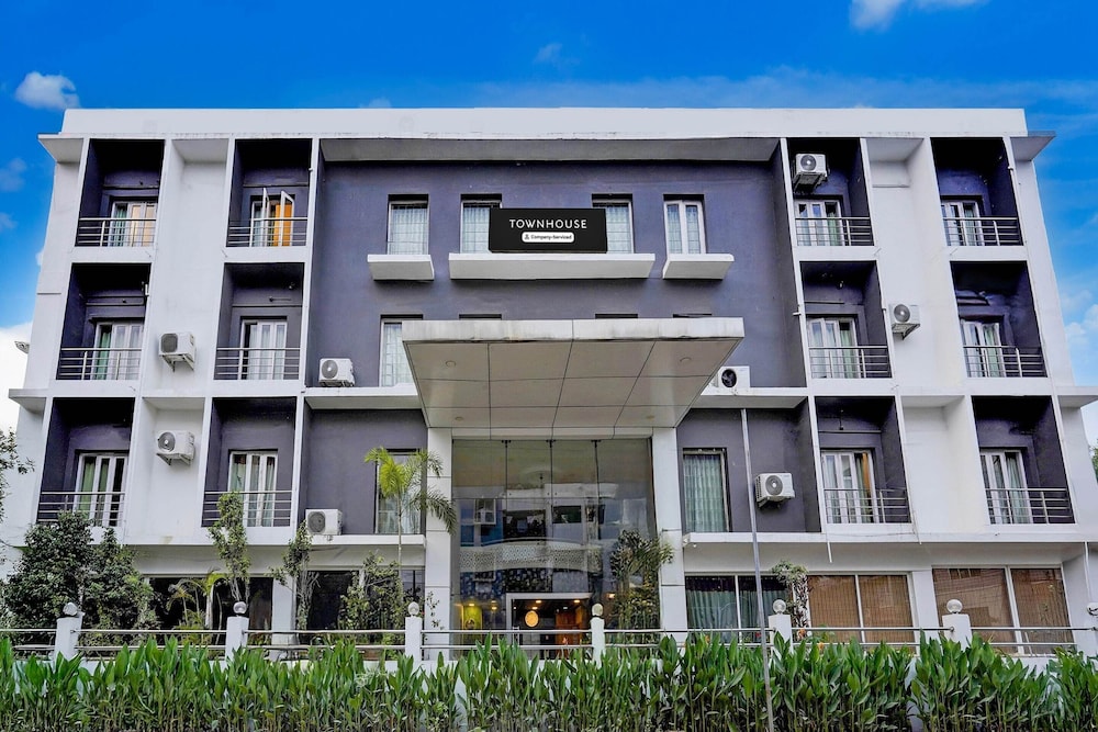 Cosy Castle At Medavakkam Near Jayachandran - Chennai