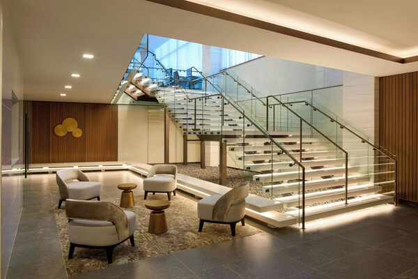 The Westin Flushing Laguardia Airport - Port Washington, NY