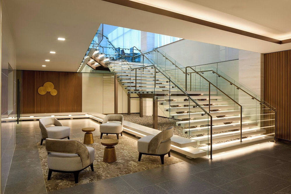 The Westin Flushing Laguardia Airport - Port Washington, NY