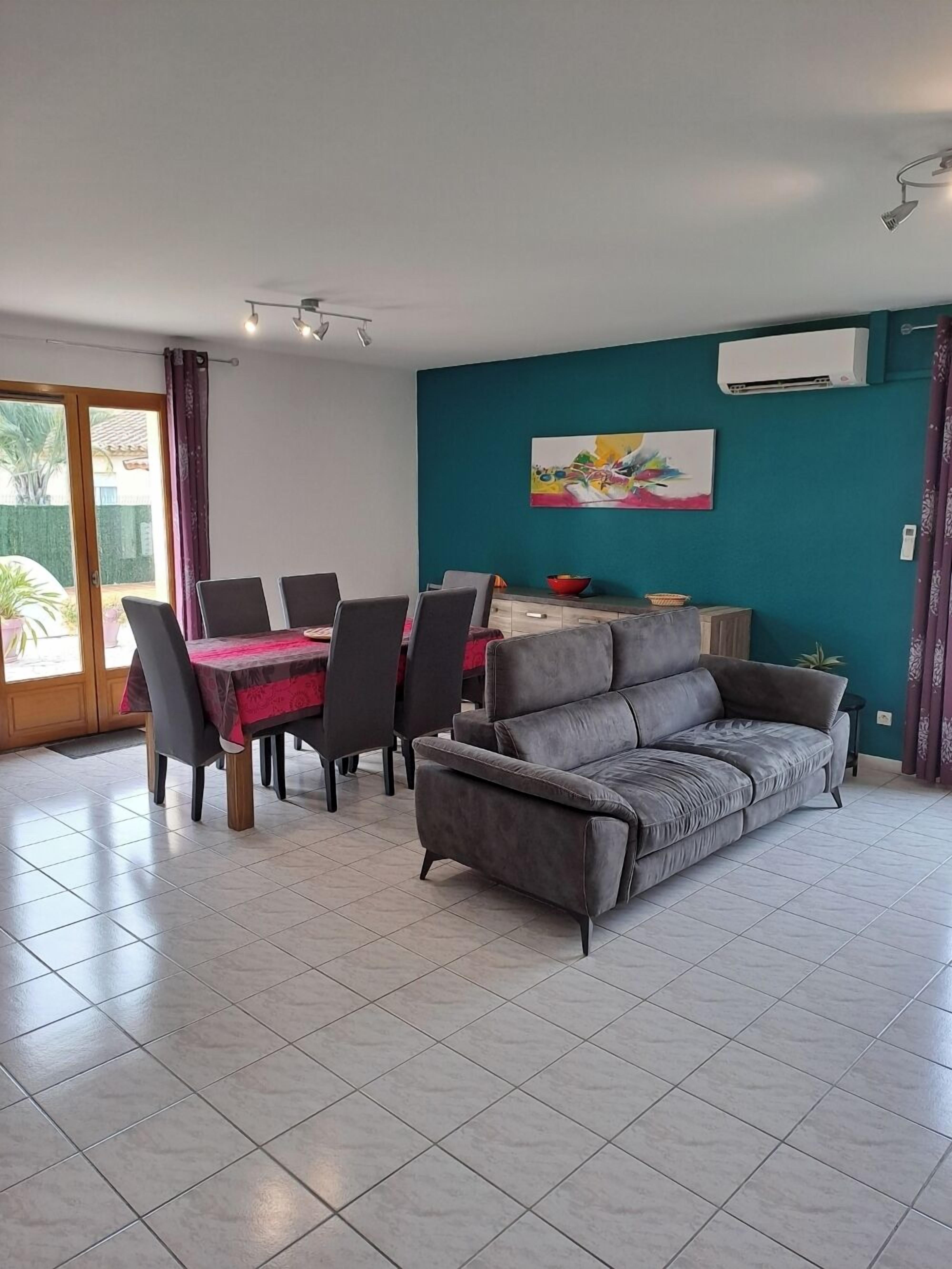 Less Than 10 Minutes From The Ocean! 5-bedroom Family Villa With Air Conditioning, Wi-fi, And A Pool - Perpignan