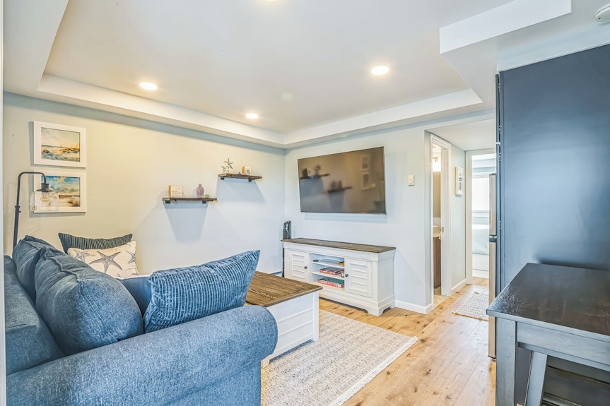 Wildwood 1 Bdr Condo, Pool, Ac, Wi-fi, Parking, Sleeps 4. Walk To Everything! - Wildwood, NJ
