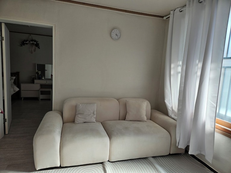 3룸( Q,q,ss) Tov 안정리게이트옆, 2층 조용한 주택가, Long-term - 공도읍