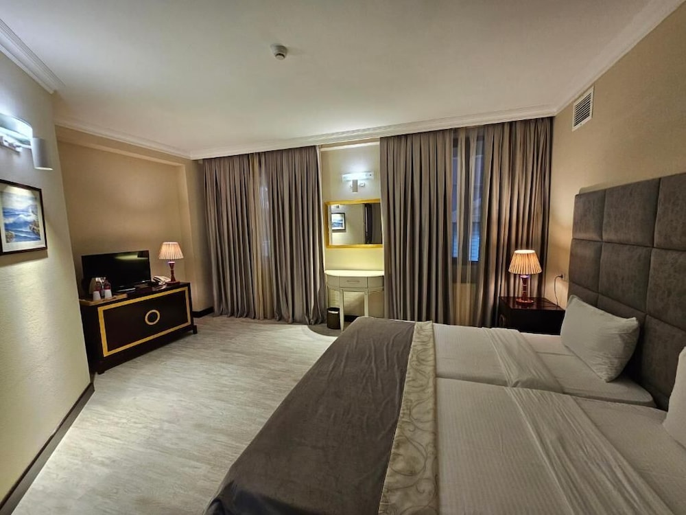 Crown Suites - 바쿠