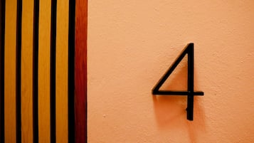 Quarto Twin Clássico, casa de banho privativa | Wi-fi grátis