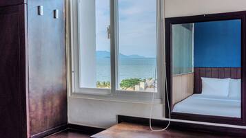 Quarto triplo luxo, sacada, vista para o mar | Vista do quarto