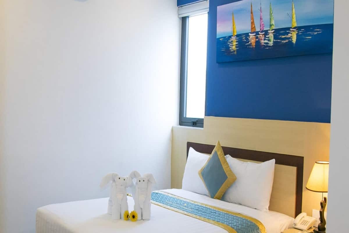 Quarto casal superior | Escrivaninha, quartos à prova de som, Wi-Fi de cortesia, roupa de cama