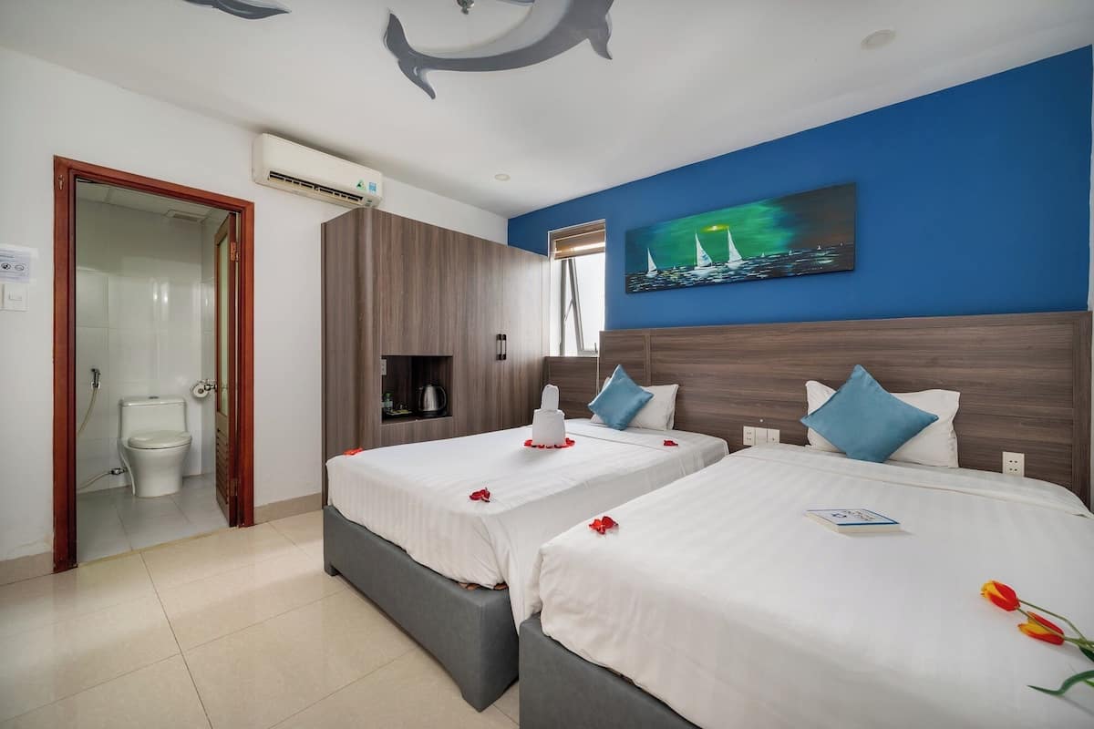 Quarto duplo superior | Escrivaninha, quartos à prova de som, Wi-Fi de cortesia, roupa de cama