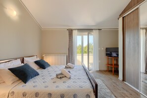 Casa | 3 quartos, com mobília individualizada, ferro/tábua de engomar 