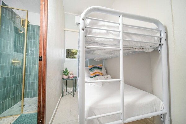Room 8: Colorful Crash Pad Near Cerra Art - San Juan, Puerto Rico