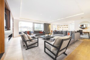 Penthouse, varanda, Vista para a cidade | Sala de estar