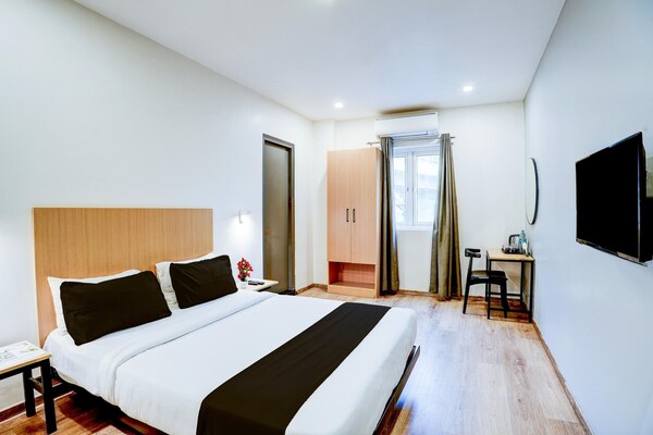 Cozy Stays Near Halasuru Metro Station - Bangalore