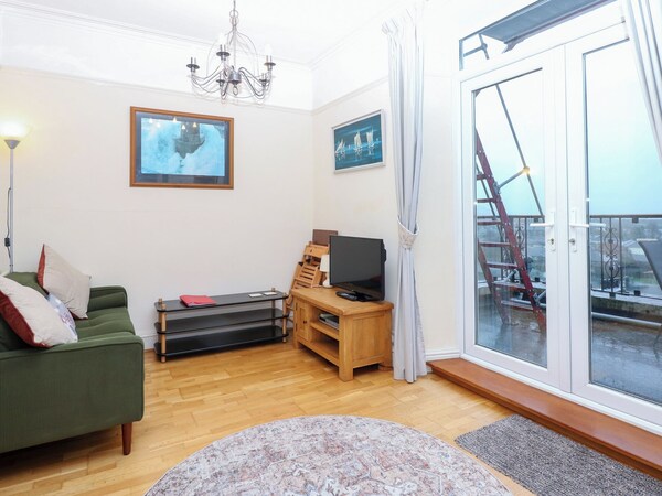 Captains Quarters - Borth Y Gest