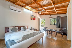 Quarto casal executivo | Wi-Fi de cortesia, roupa de cama