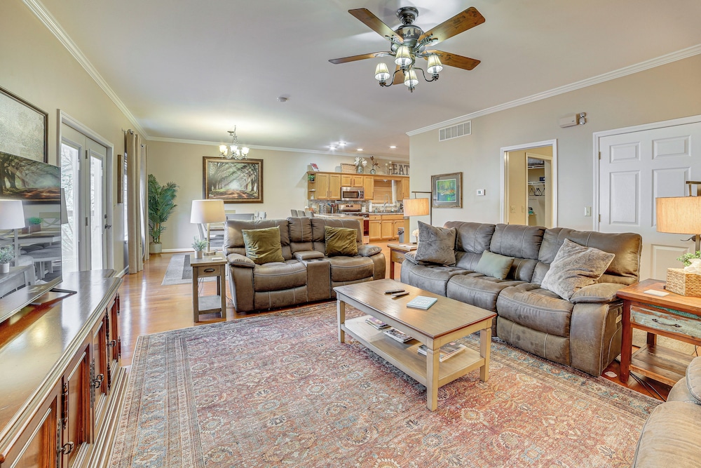 2 Mi To Branson Landing: Quiet Home W/ Lake View - Missouri