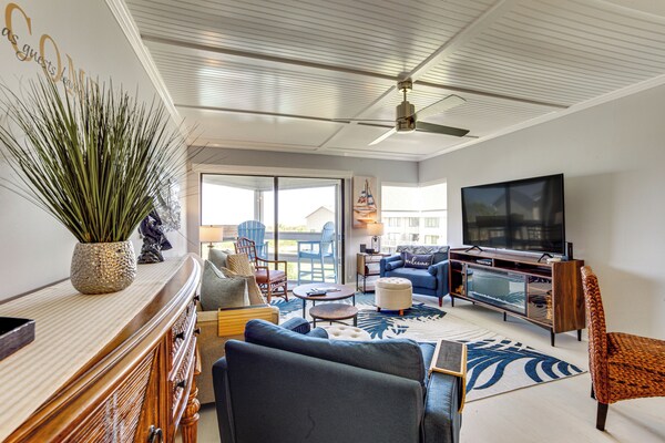 Beach Access: Ocean-view Condo W/ Screened Balcony - Hunting Island State Park, Beaufort