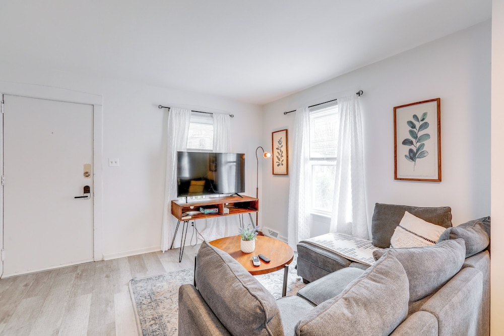 Walk To Campus & Palmer Square: Dtwn Townhome - Allentown, NJ