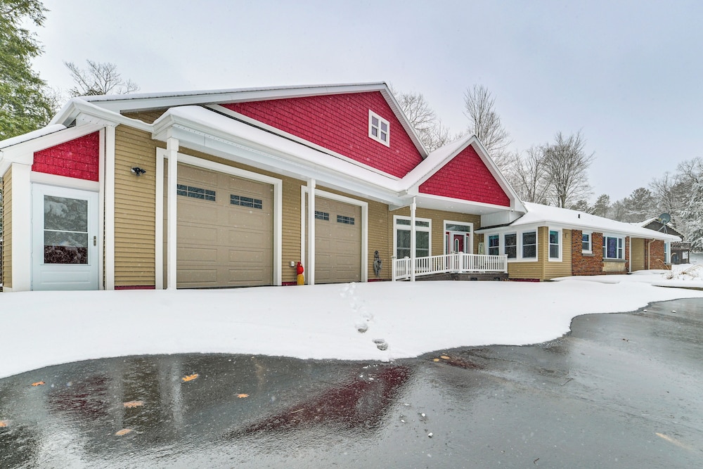 Walk To Lake Huron Beaches: Home W/ Fire Pit! - Hoeft State Park, Rogers City