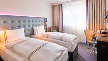 Quarto casal ou duplo standard | Quartos à prova de som, Wi-Fi de cortesia