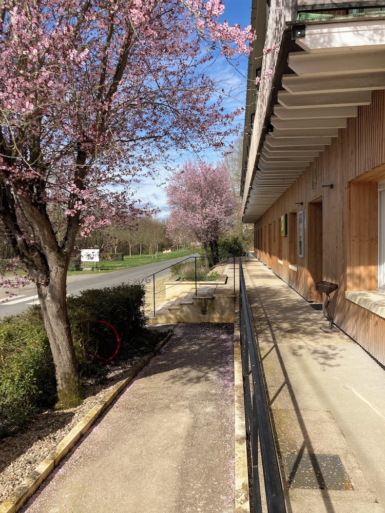 Logis Hôtel Les Tilleuls - Cher