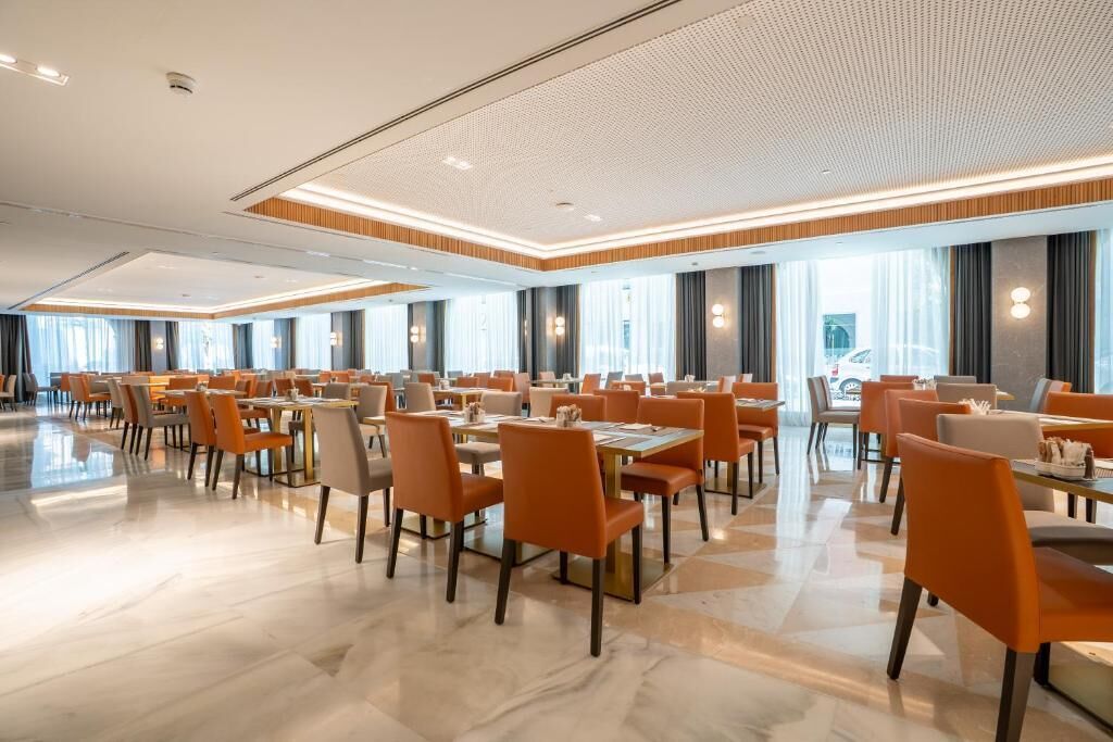 Café da manhã com buffet todos os dias mediante uma taxa