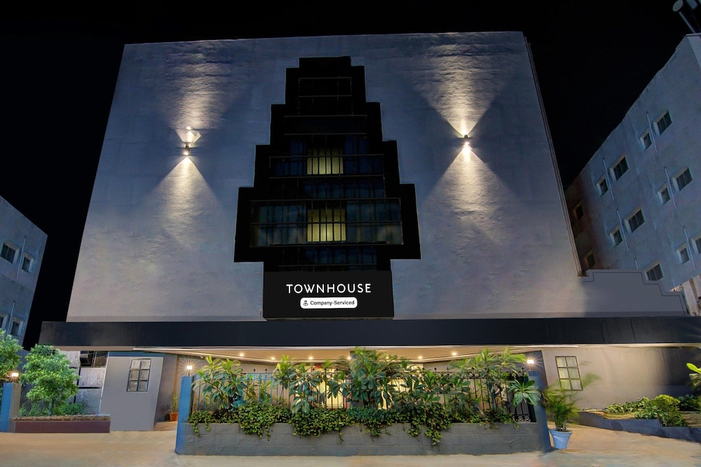 Luxury Stays At Lakdikapul Near Red Hills - Hyderabad