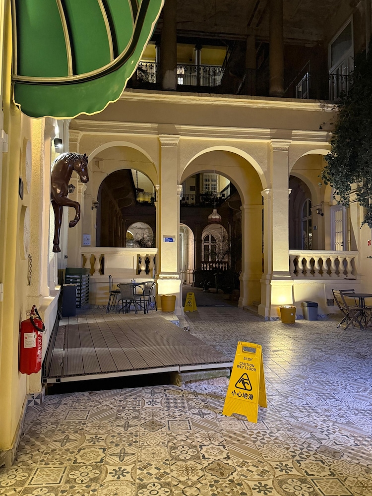 Oasis Inn Budapest - Budapest