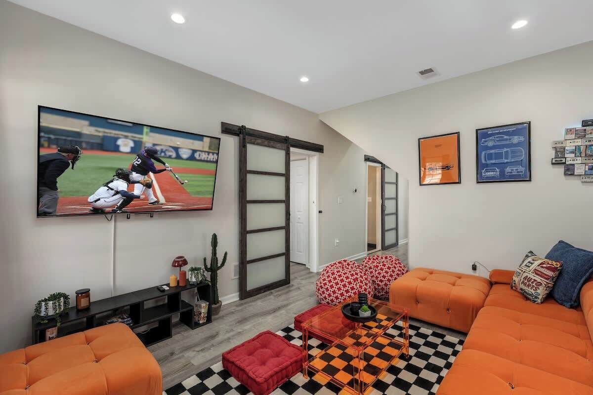 Backyard Dome, Games, Home In Corktown 4bd 2ba - Detroit, MI