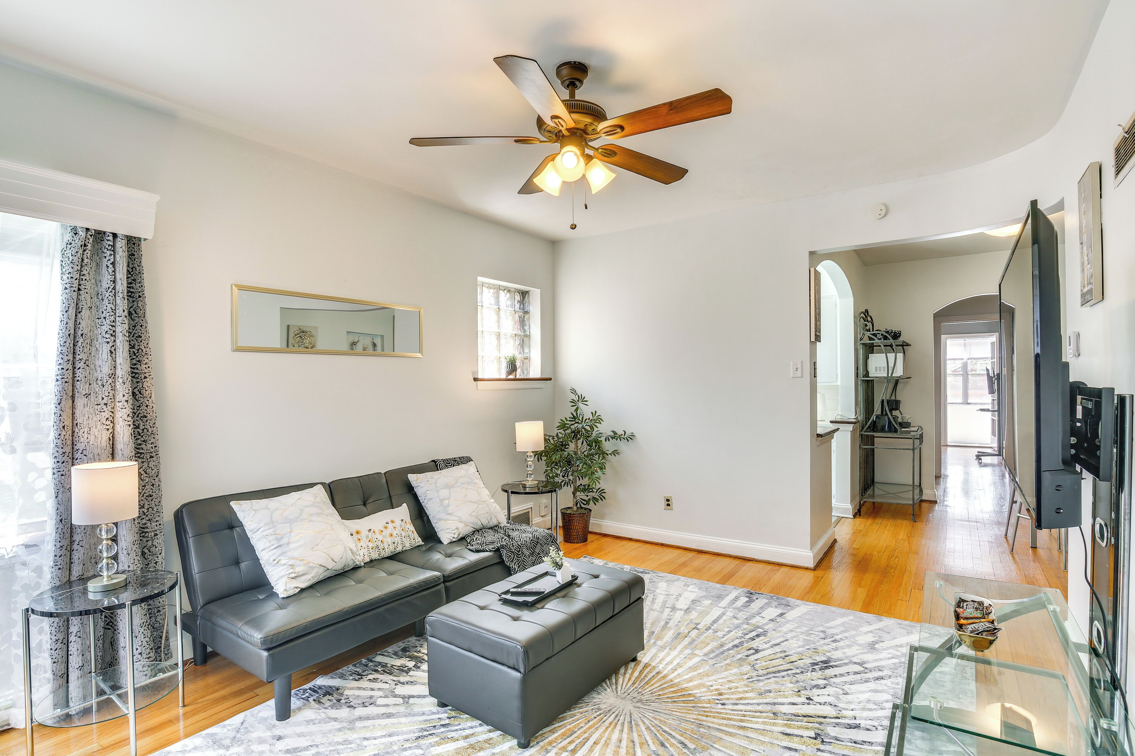 10 Mi To Downtown St Louis: Convenient Apartment! - University City, MO
