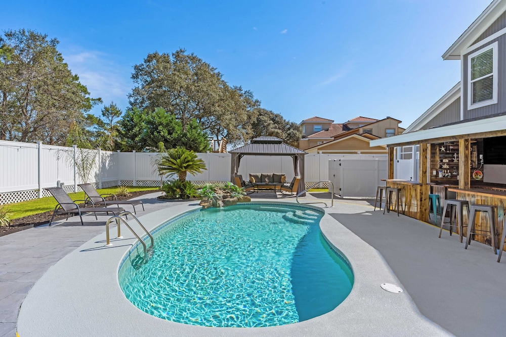 Spacious 3br W/ Tiki Bar + Shared Pool Walk To Beach, Near 30a & Pier Park - Rosemary Beach, FL