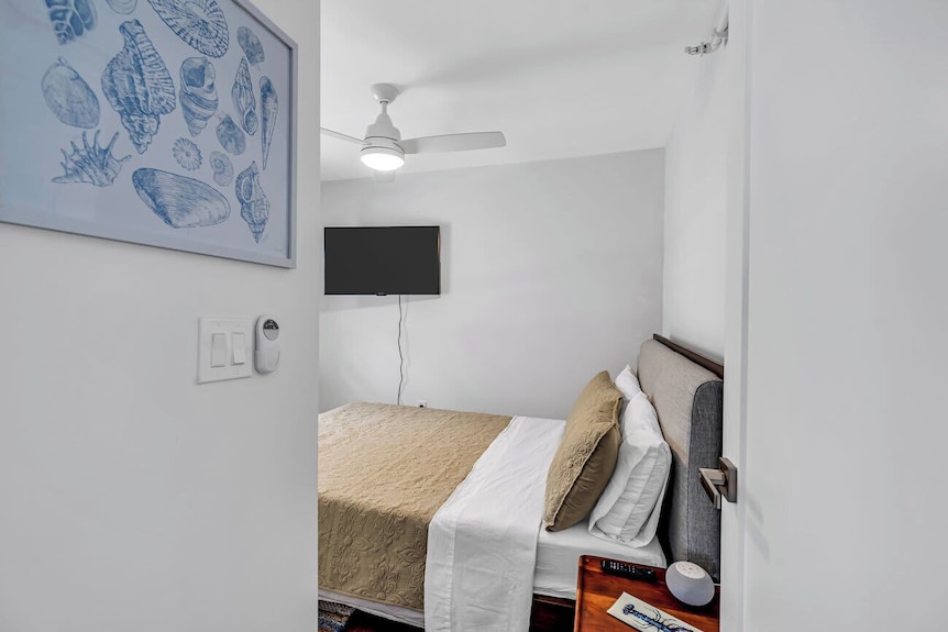 Fully Renovated 2 Br Oceangrove Penthouse Suite #8 - Bradley Beach, NJ