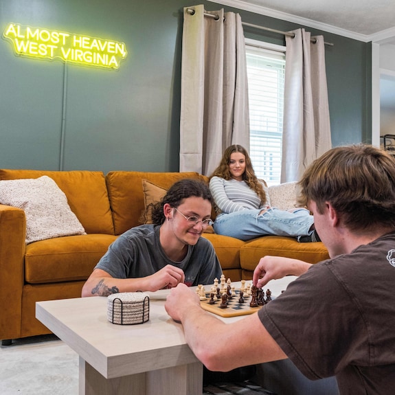 Adventure Basecamp, Walks To Kaymoor And Long Point Trails, Hot Tub & Game Room - 파예트빌