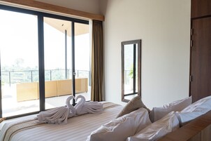 Vila luxo, vista para a montanha | Banheiro | Produtos de toalete grátis, chinelos, toalhas de banho, sabonete