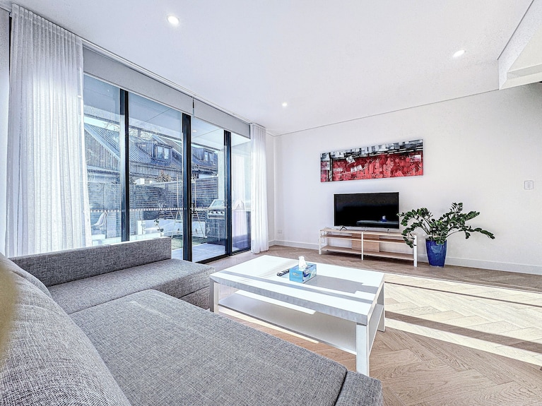 Modern 3br Townhouse / Sleeps 10 / 2-car Garage - Castle Hill