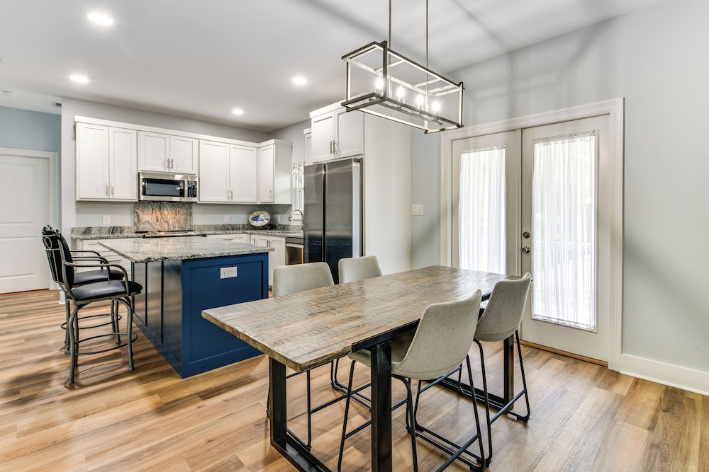 Walk To Beach & Harbor: Dtwn Pass Christian Home - Pass Christian, MS