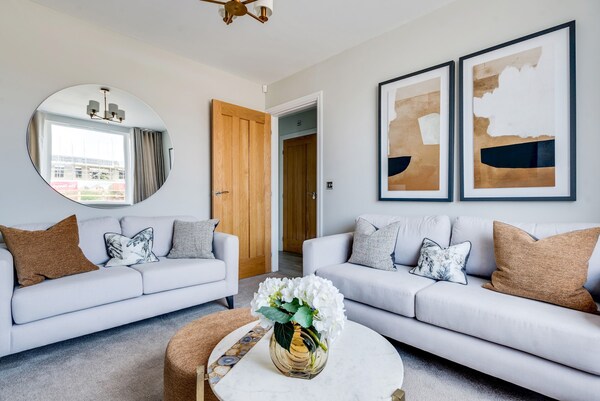 스타일리시한 4-베드룸 하우스, 프리 파킹, 멋진 정원 - 옥스퍼드