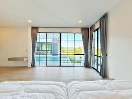 Vila luxo, 3 quartos, vista para a piscina | 3 quartos, Wi-Fi de cortesia, roupa de cama